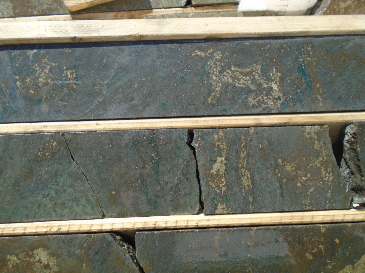 Voyageur Mineral Explorers Corporation | Mink Narrows Properties, Manitoba